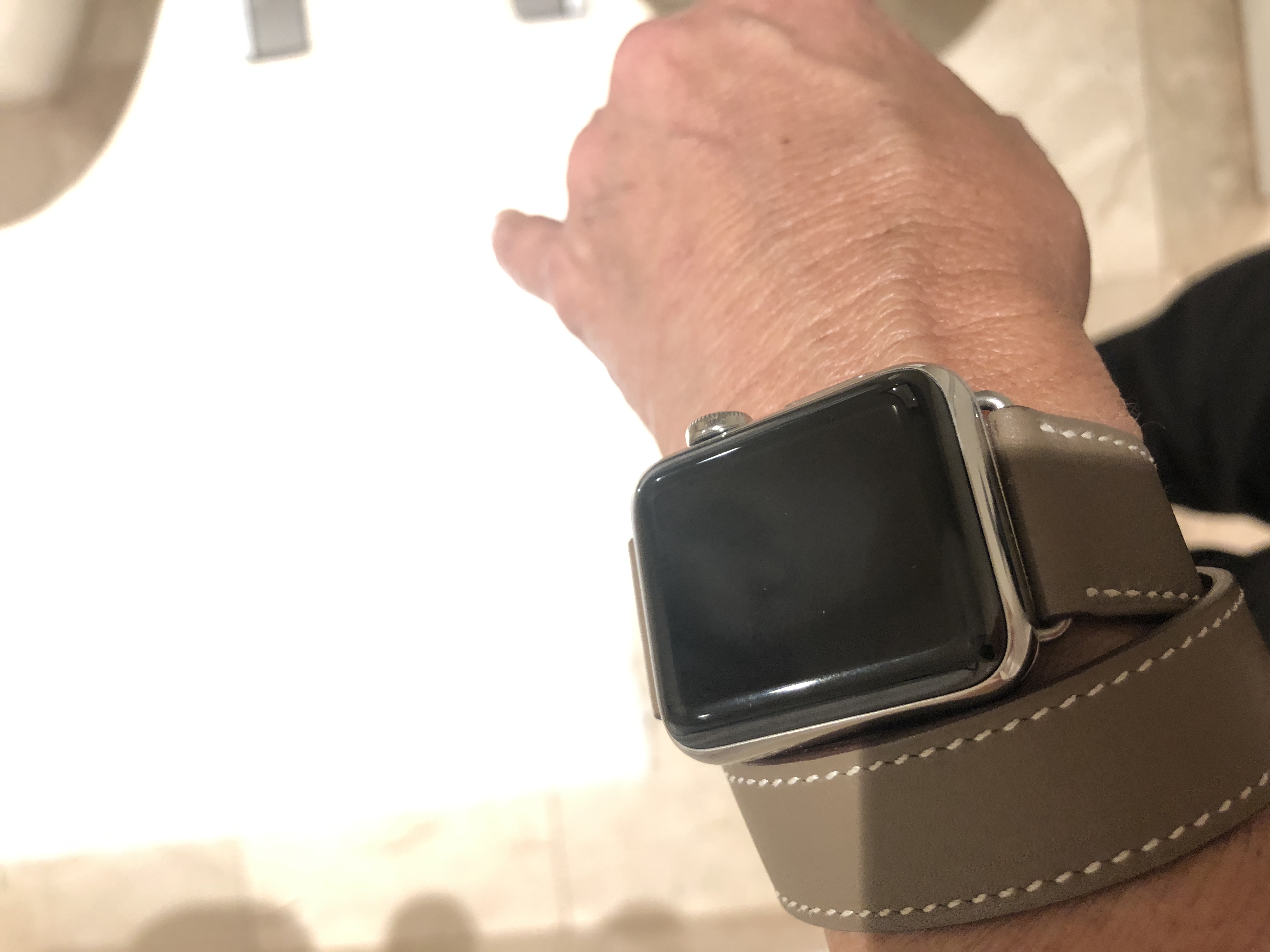 Does anyone have screen burn-in on their … - Apple Community