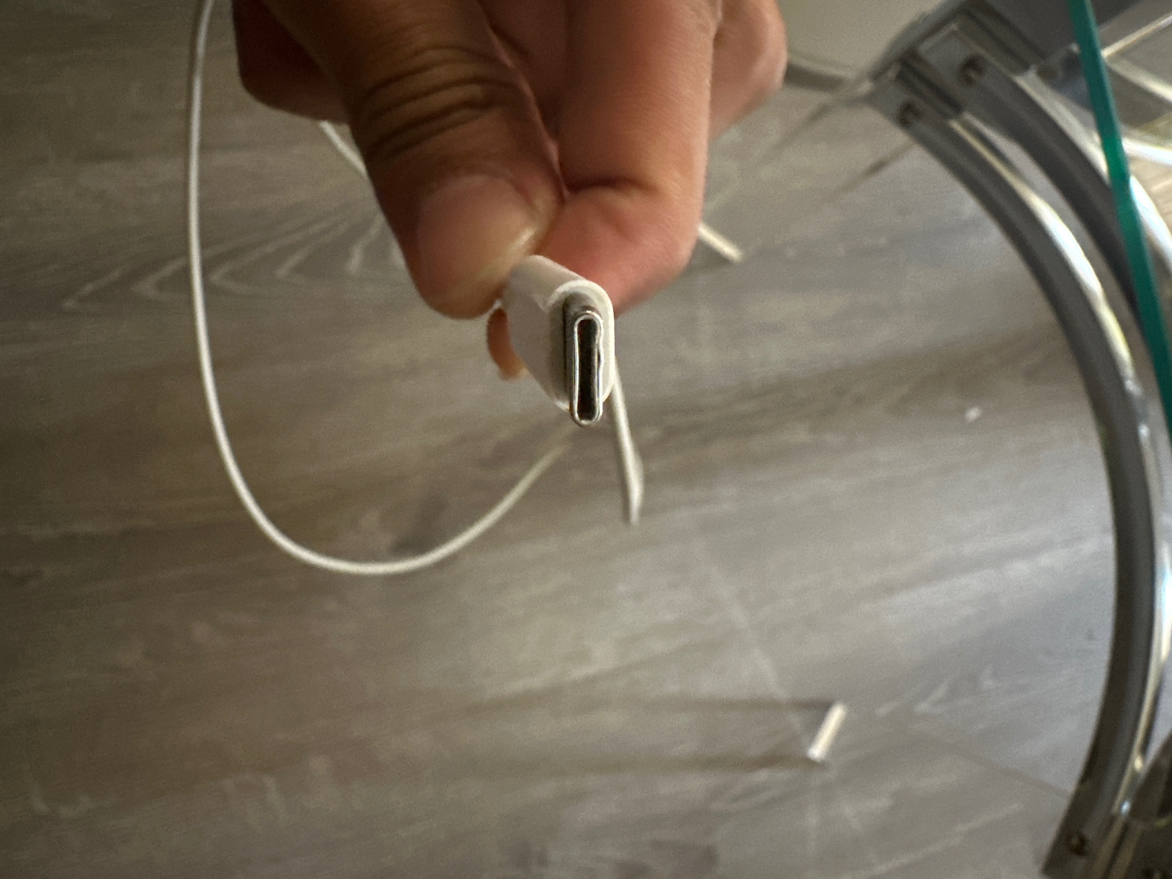Does having a Bent USB C to lighting cabl… - Apple Community