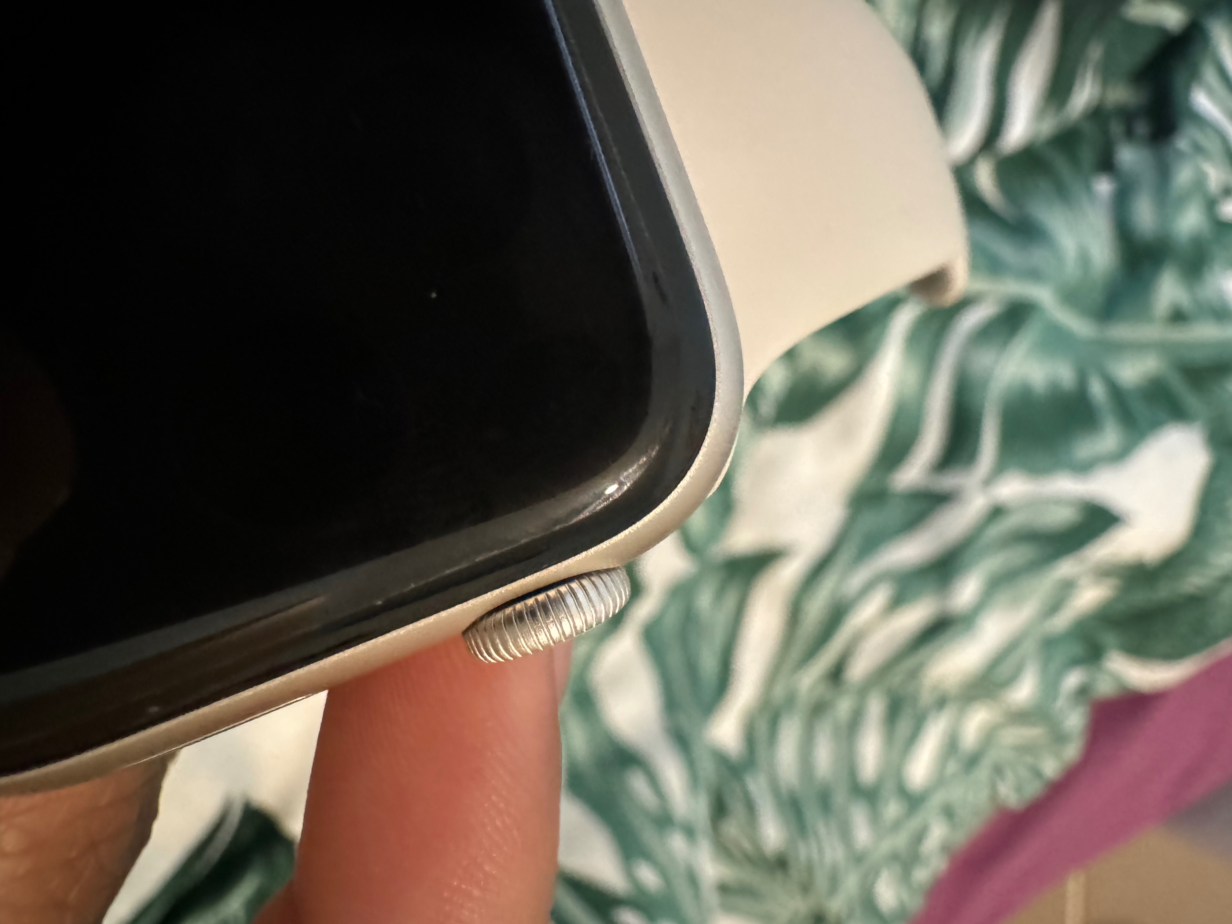 Uneven crown placement? - Apple Community