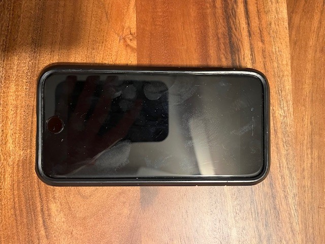 iPhone battery leakage - Apple Community