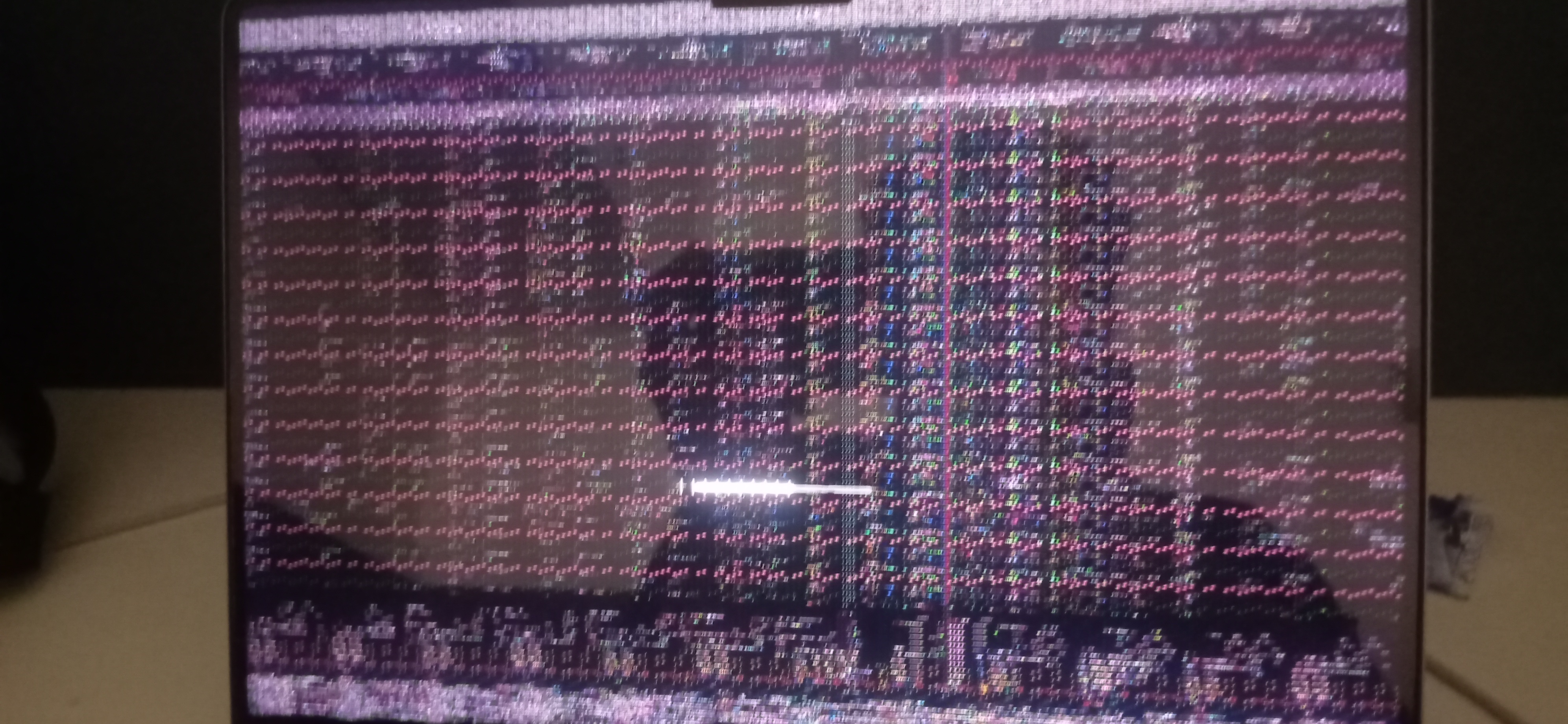 Display glitches when the battery charge … - Apple Community