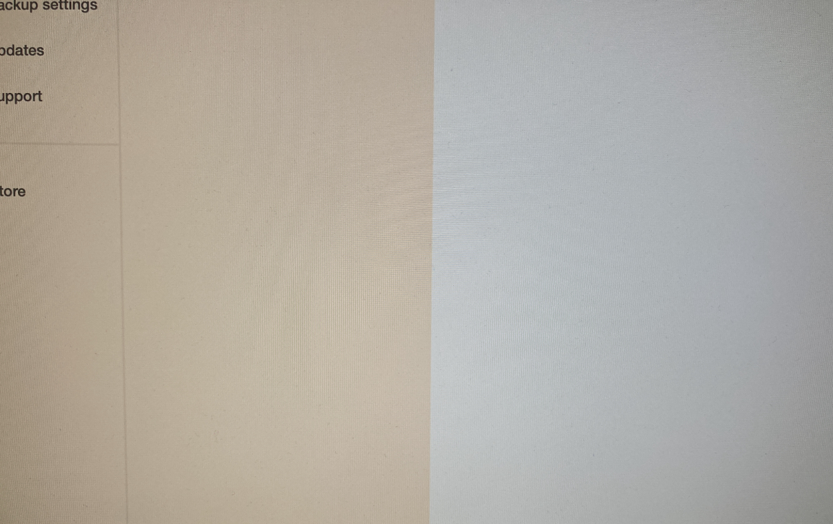 Screen split in half, different colour te… - Apple Community